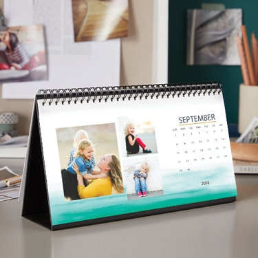 Simple Gradient Desk Calendar | Shutterfly